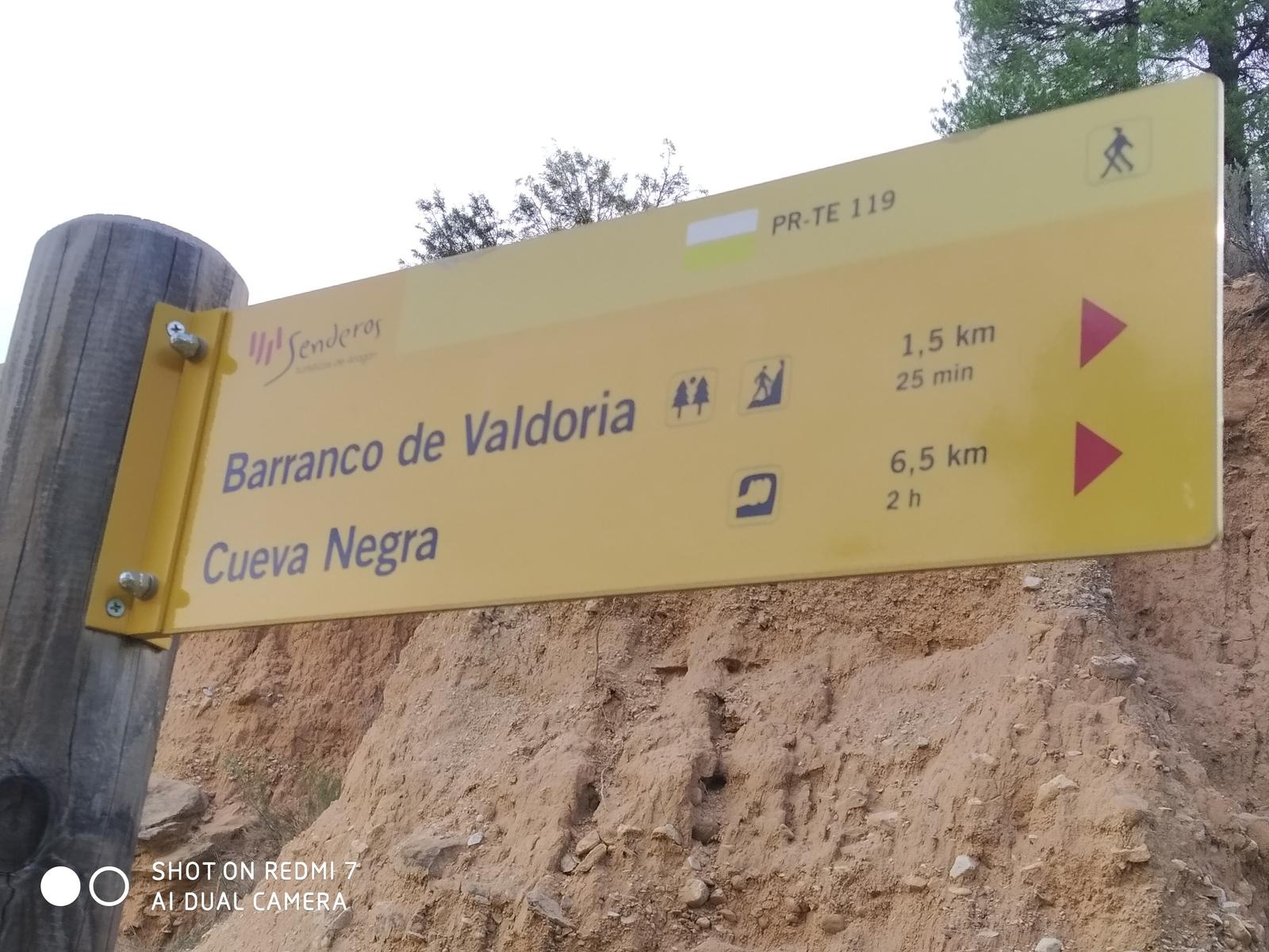 Salida de los Chiquicimas, al Barranco de Valdoria y Cueva del Huerto ...